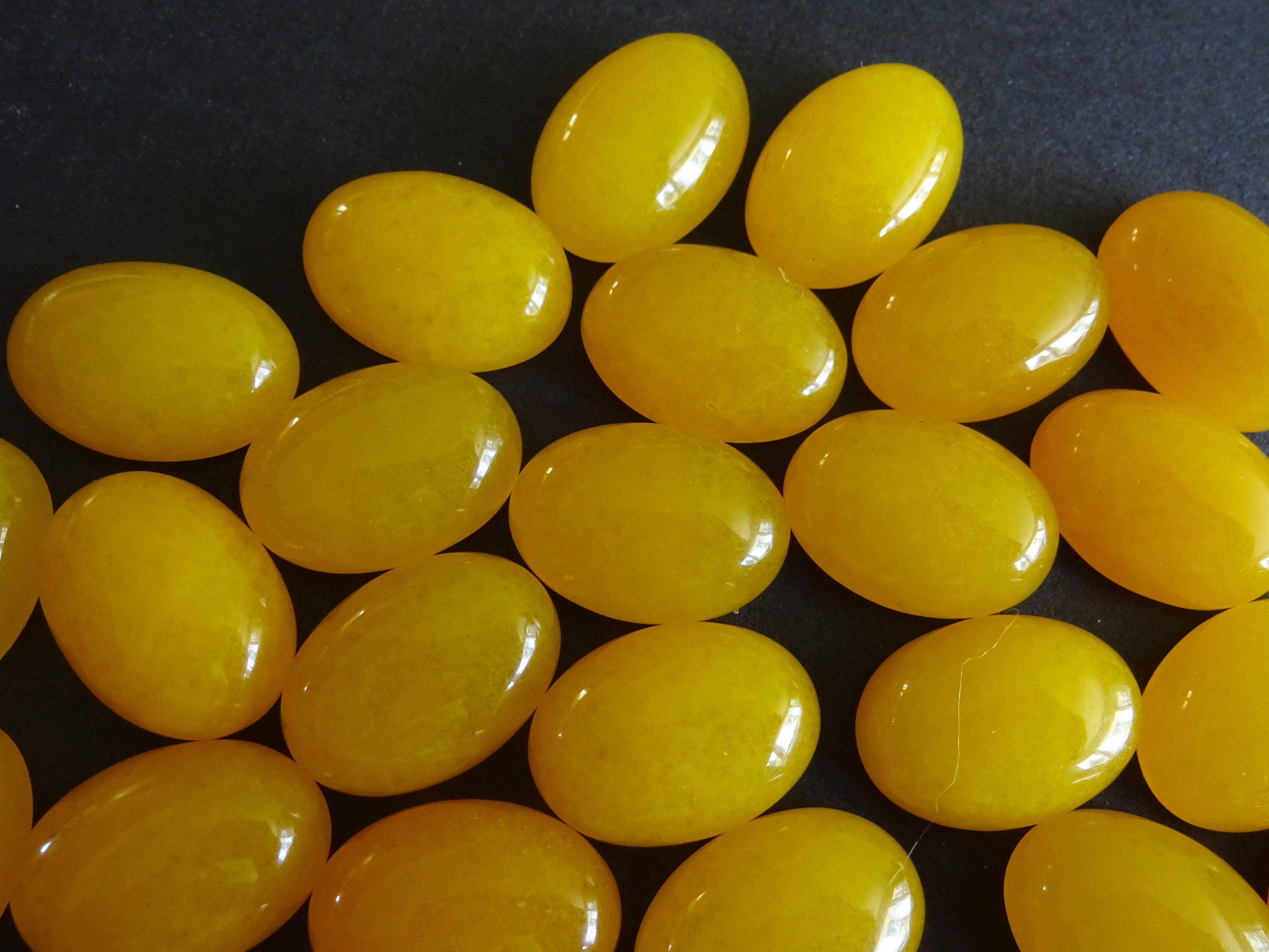 25x18mm Natural White Jade Gemstone Cabochon, Dyed, Yellow Oval Cab ...