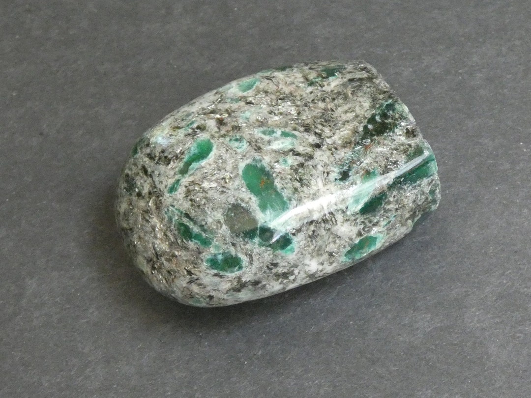 75x59x40mm Natural Emeralds in Matrix Free Form, Polished Emeralds in ...