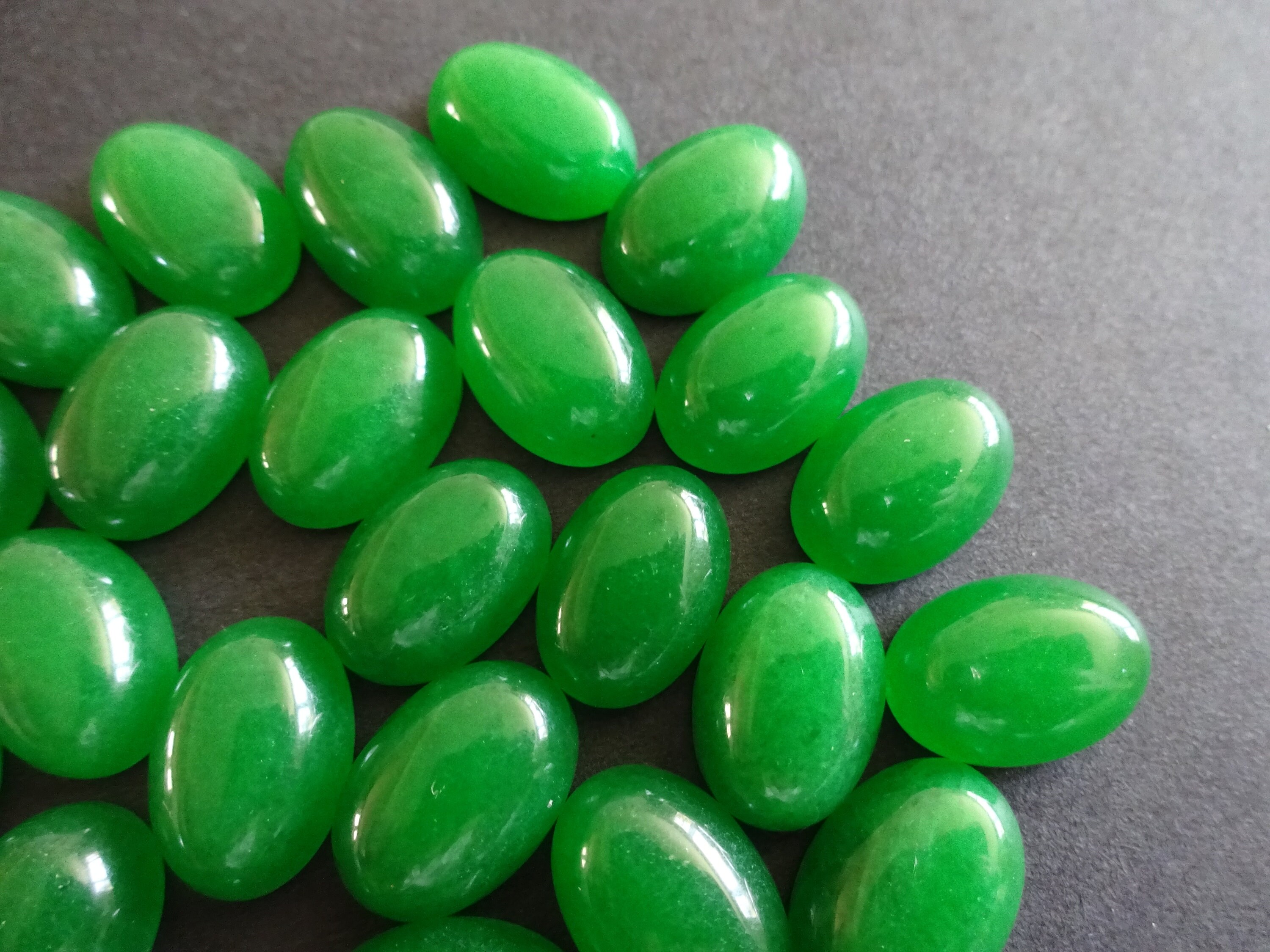 14x10mm Natural Malaysia Jade Gemstone Cabochon Oval Cabochon