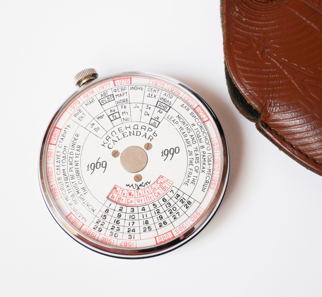 Vintage Round Perpetuum Calendar, Soviet Russian Moscow Kremlin ...
