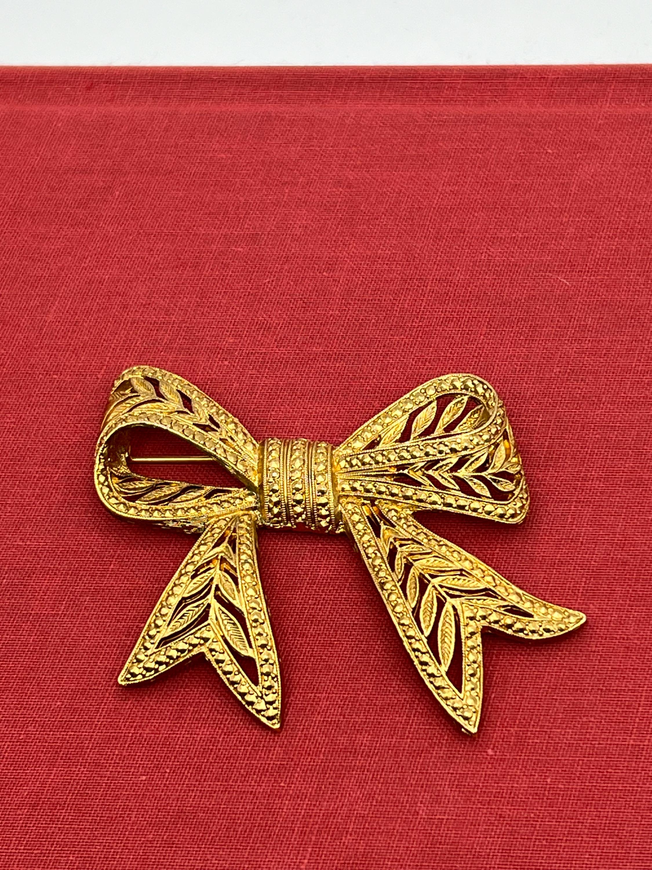 OPENWORK BOW PIN 14K Gold Dipped Open Cut Filagree 1928 Brand Art Deco ...