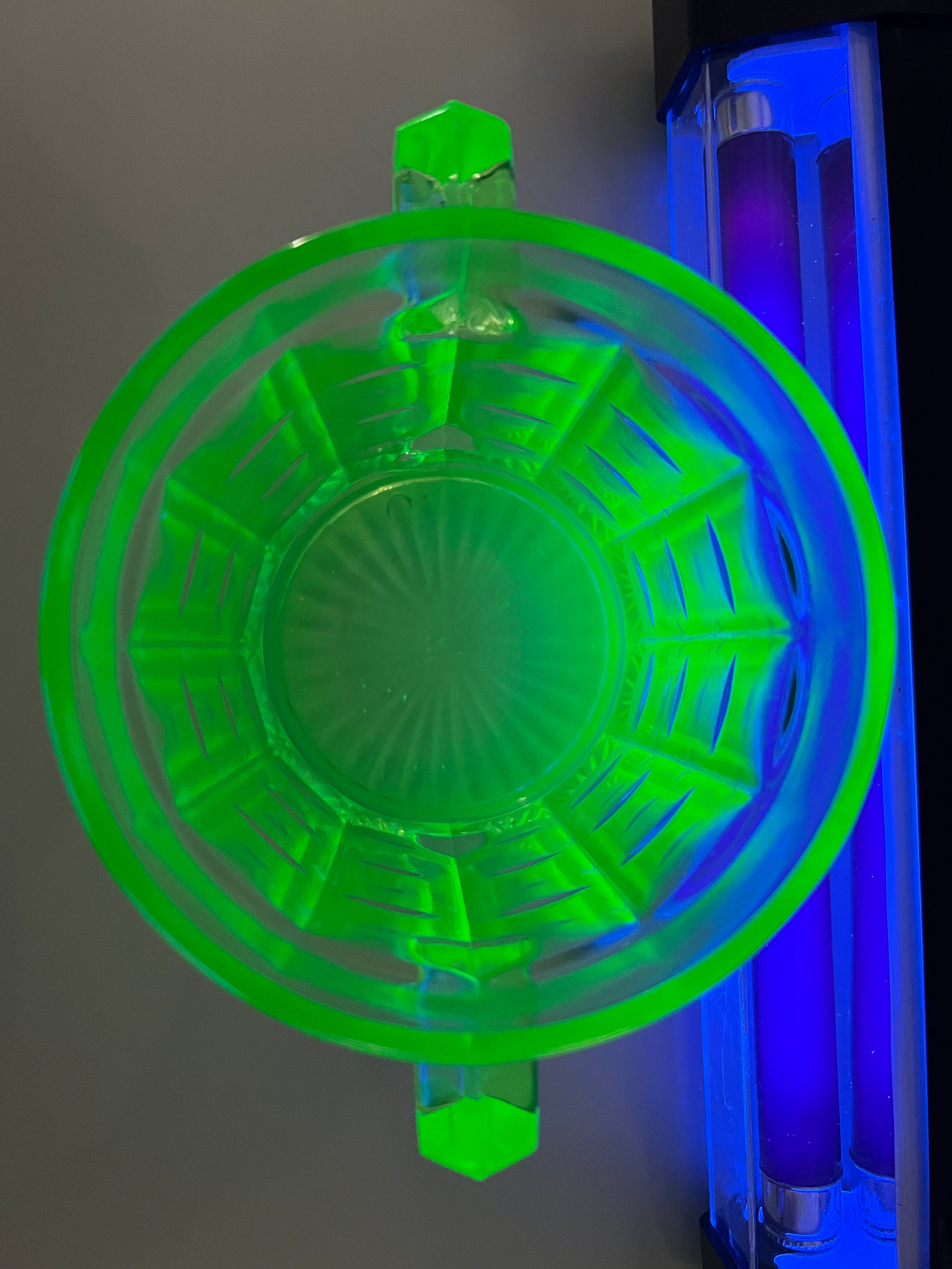 GLOWING GREEN GLASS Hazel Atlas Sugar Bowl Black Light Glows Colonial ...