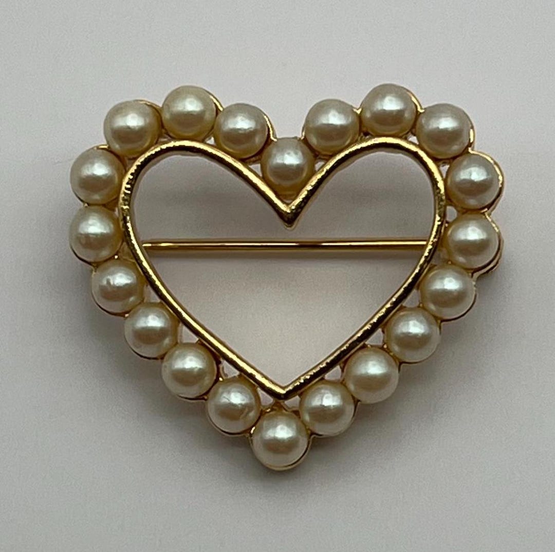 MONET PEARLS HEART Pin Rare Small Sweet Signed Brooch Fashion Like New ...