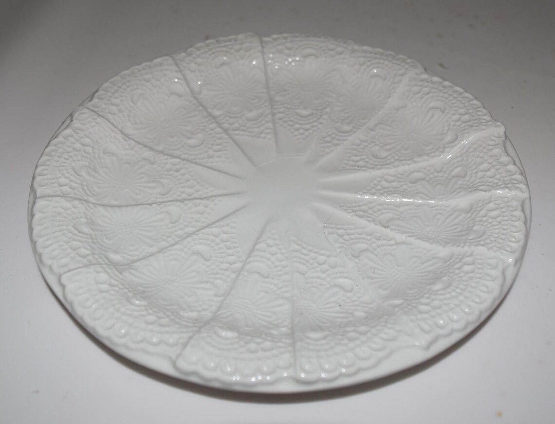 Embossed Italian Pleated Lace Overlay Ceramic Plate Embossed White ...