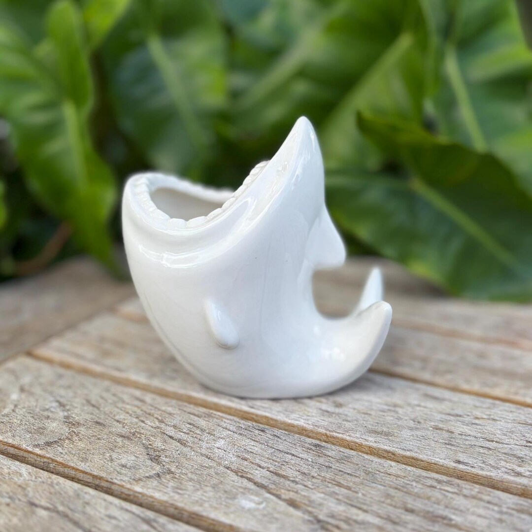 Ceramic Shark Sink Accessory White Wide Open Mouth Scrubby Scouring Pad ...
