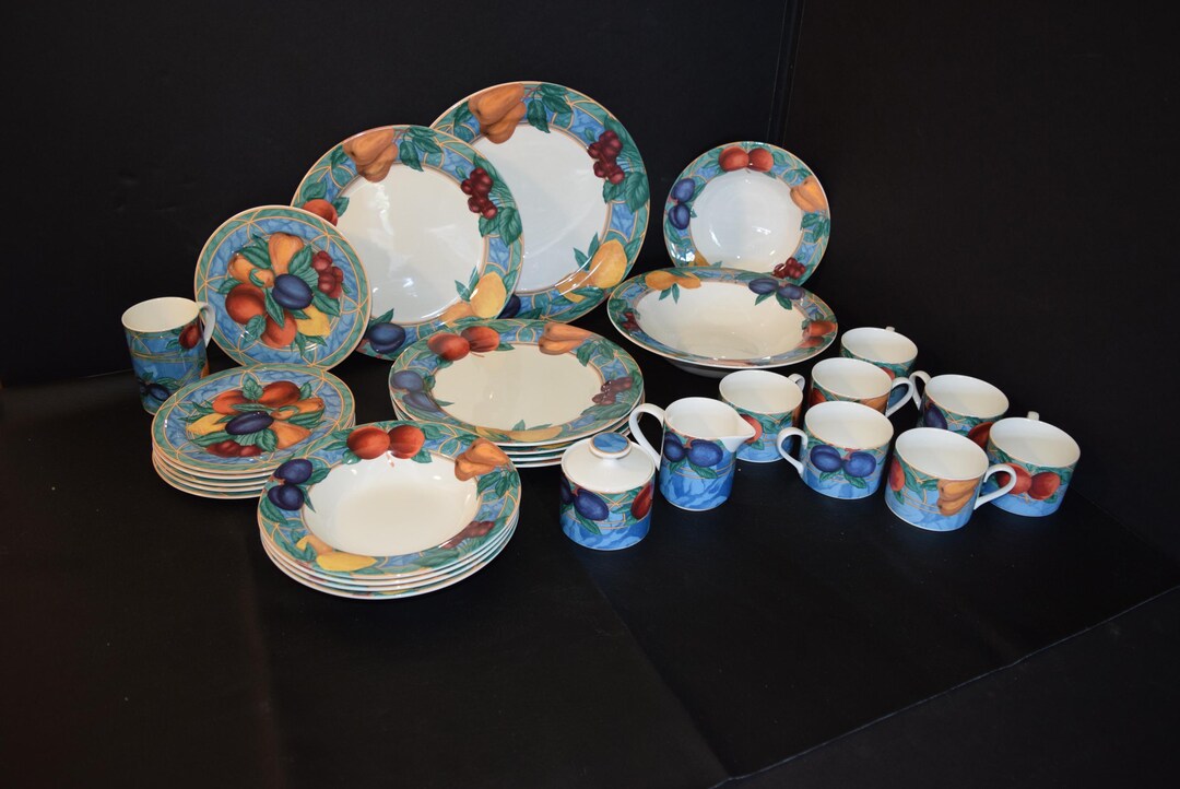 Casual Victoria Beale Forbidden Fruit 9024 Porcelain Dinner Service ...