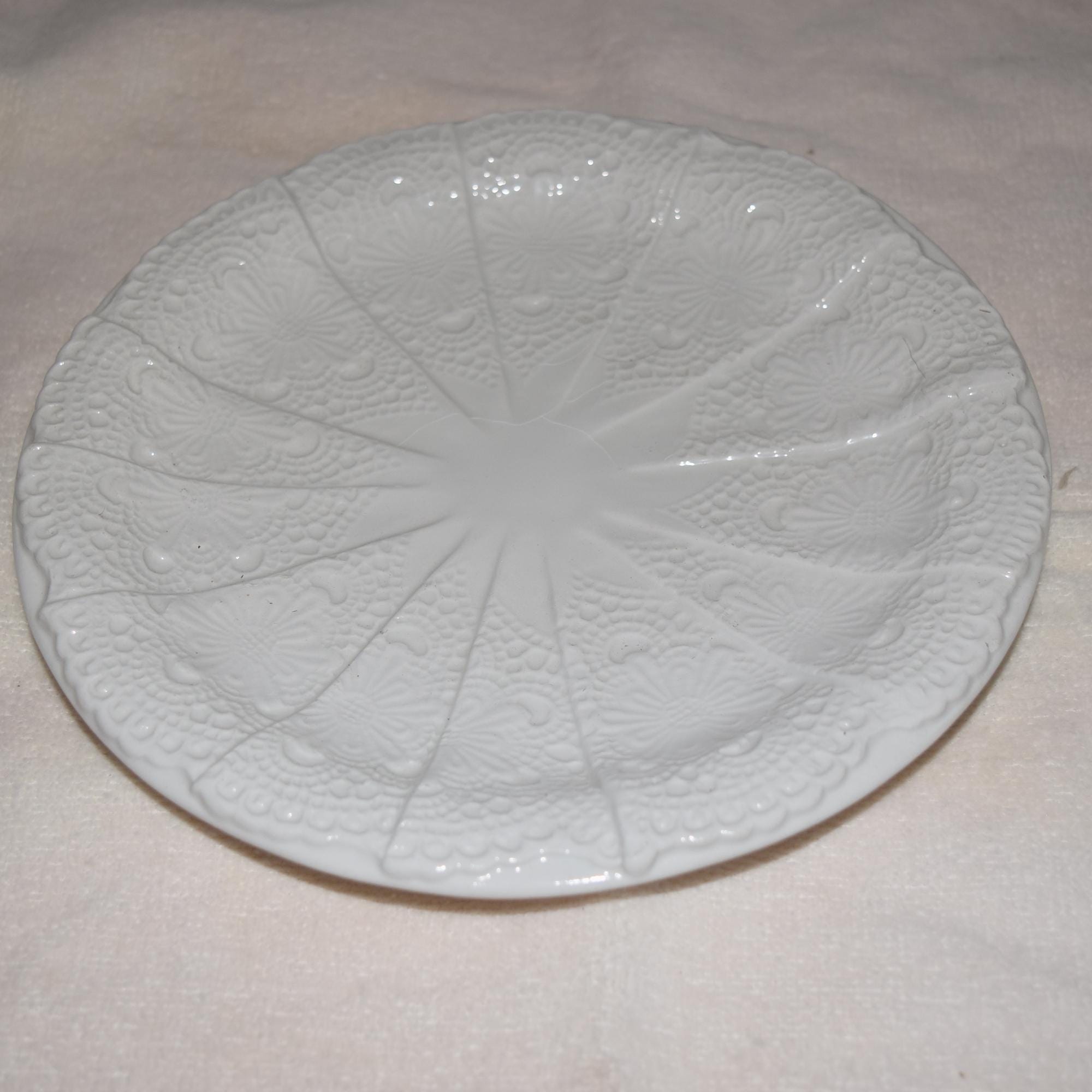 Embossed Italian Pleated Lace Overlay Ceramic Plate Embossed White ...