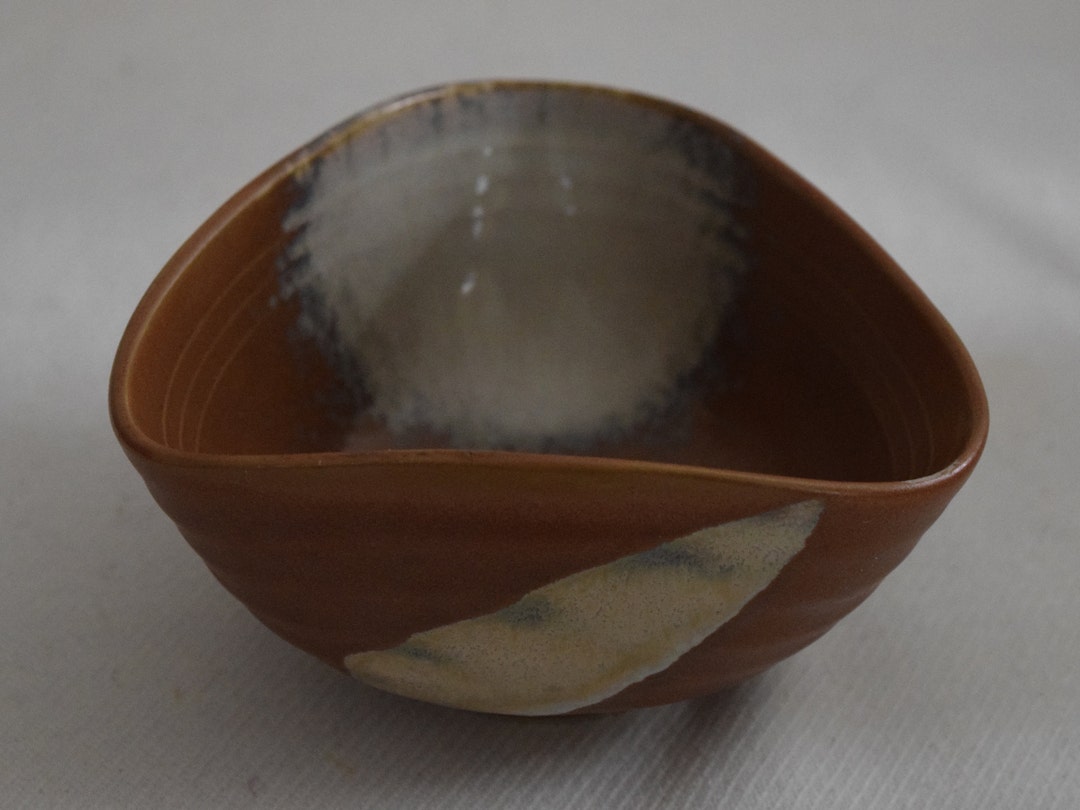 Triangular Shaped Glazed Pottery Bowl for Condiments,trinkets Dish Bowl ...