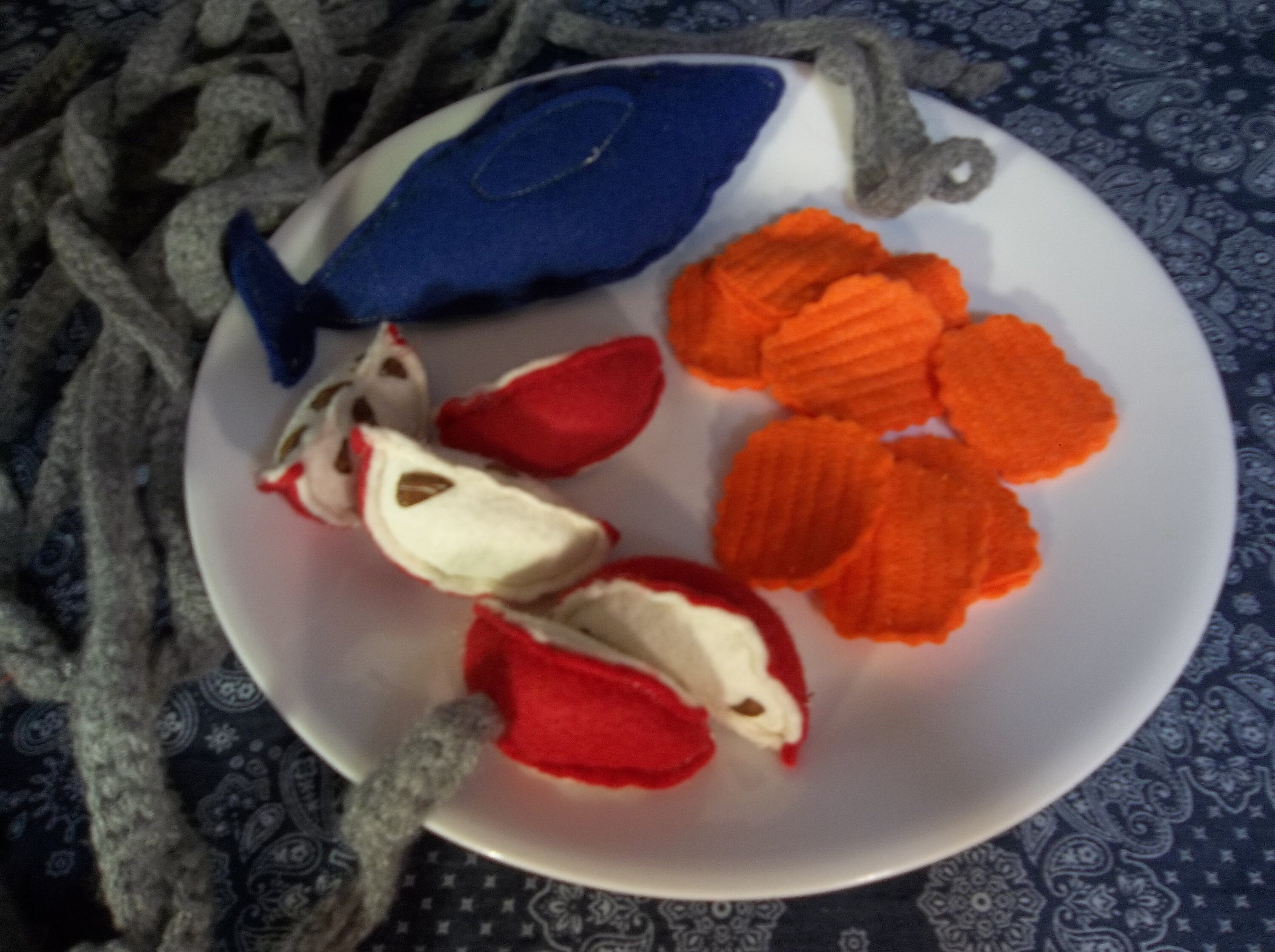 Fish Finger Felt Food Playset Bun Fishstick Fish Apple Carrot Cheese ...