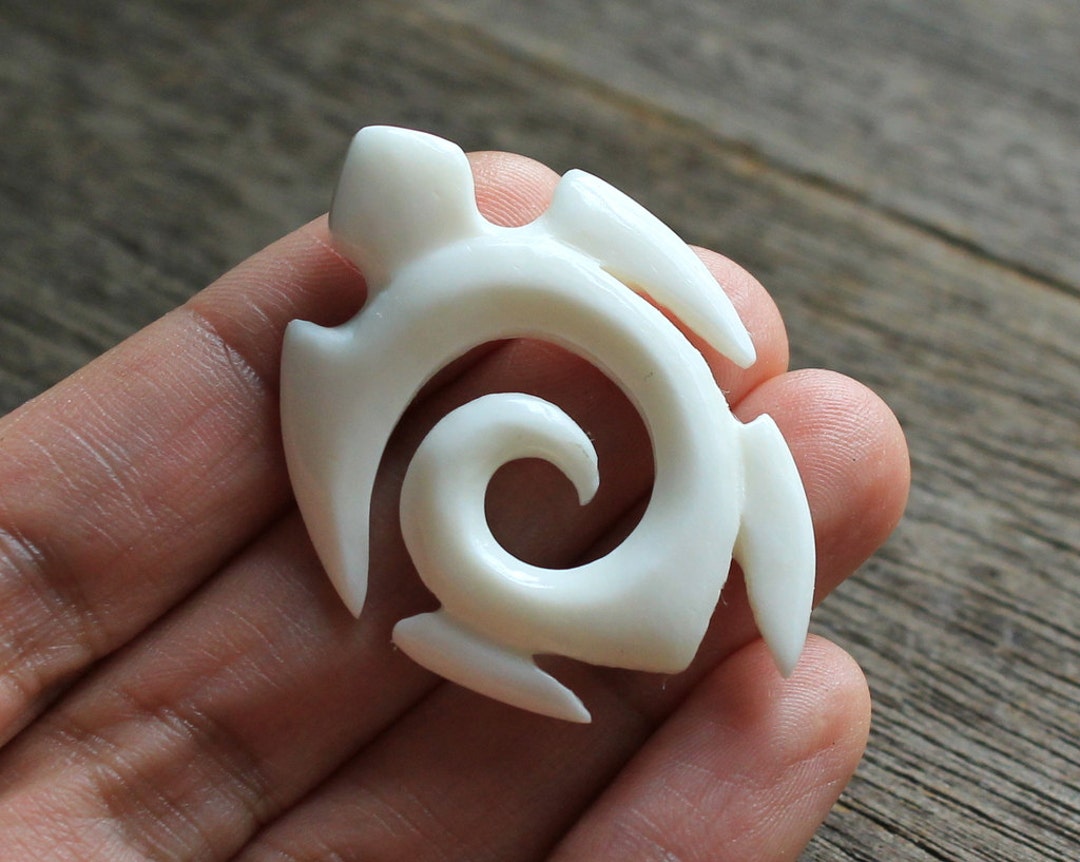 Sea Turtle Tribal, Maori Hand-carved Cow Bone Charm Jewelry Collectible ...