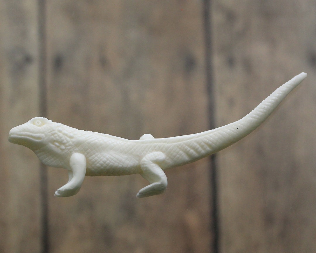 Hand Carved Bone Lizard: Realistic Reptile Sculpture, 80mm - Etsy