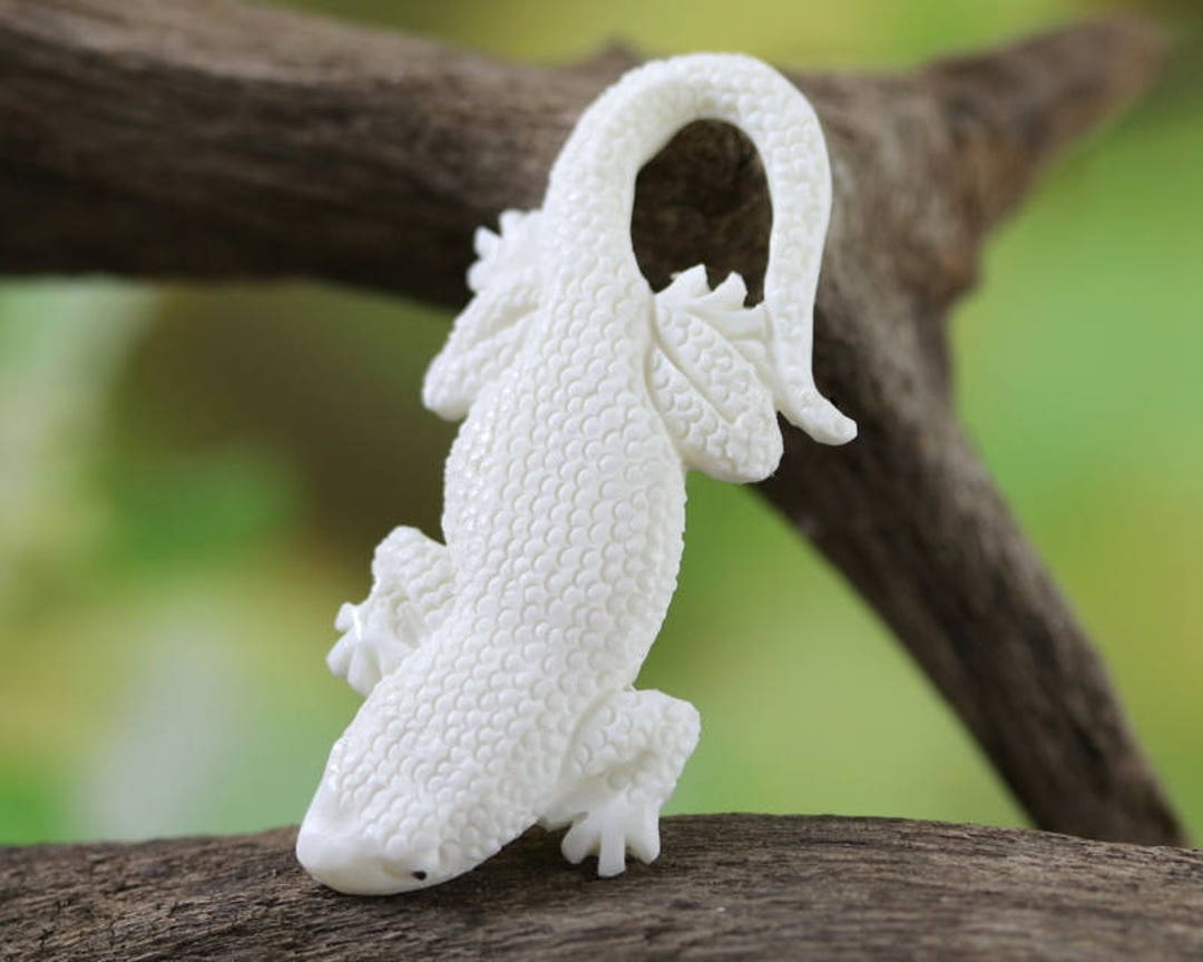 Gecko Hand-carved Bone Fine Detail Handcrafted Carving Organic DIY ...
