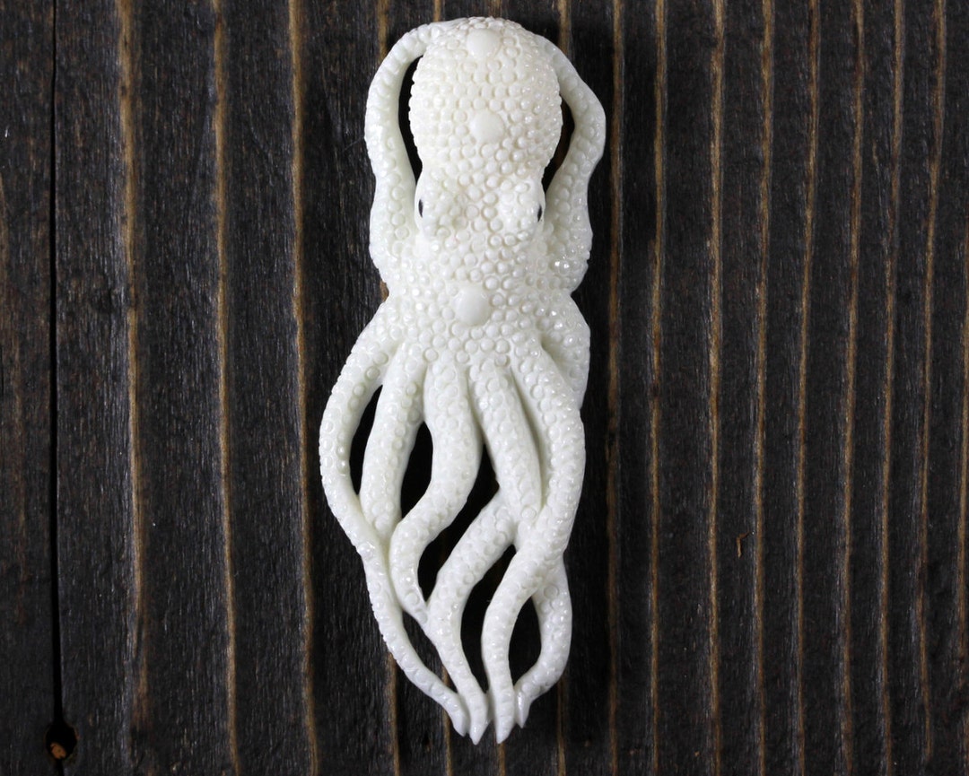 Handcrafted Ocean-themed Octopus Carving • Detailed Buffalo Bone ...