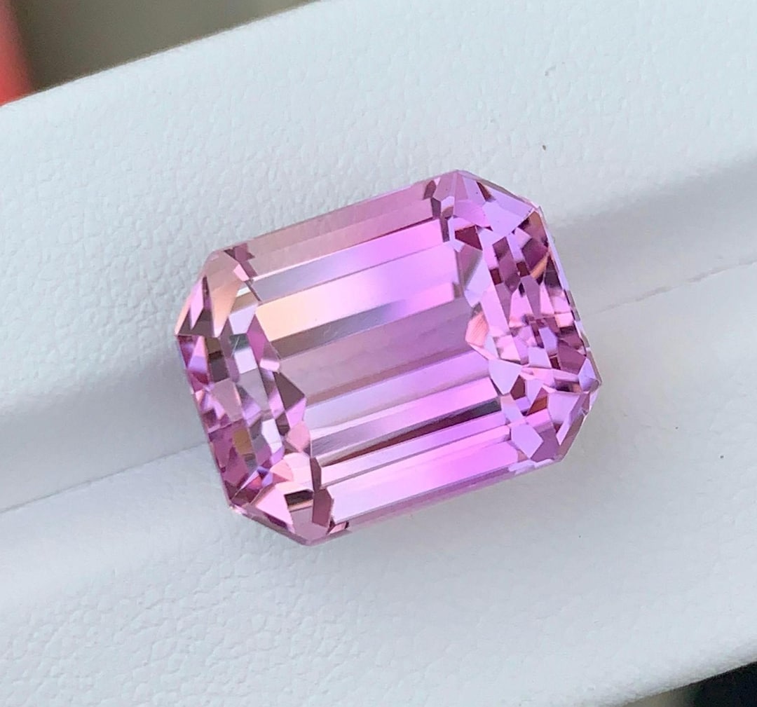 Unique Bi Color Natural Kunzite Gemstone With Perfect Color Separation ...