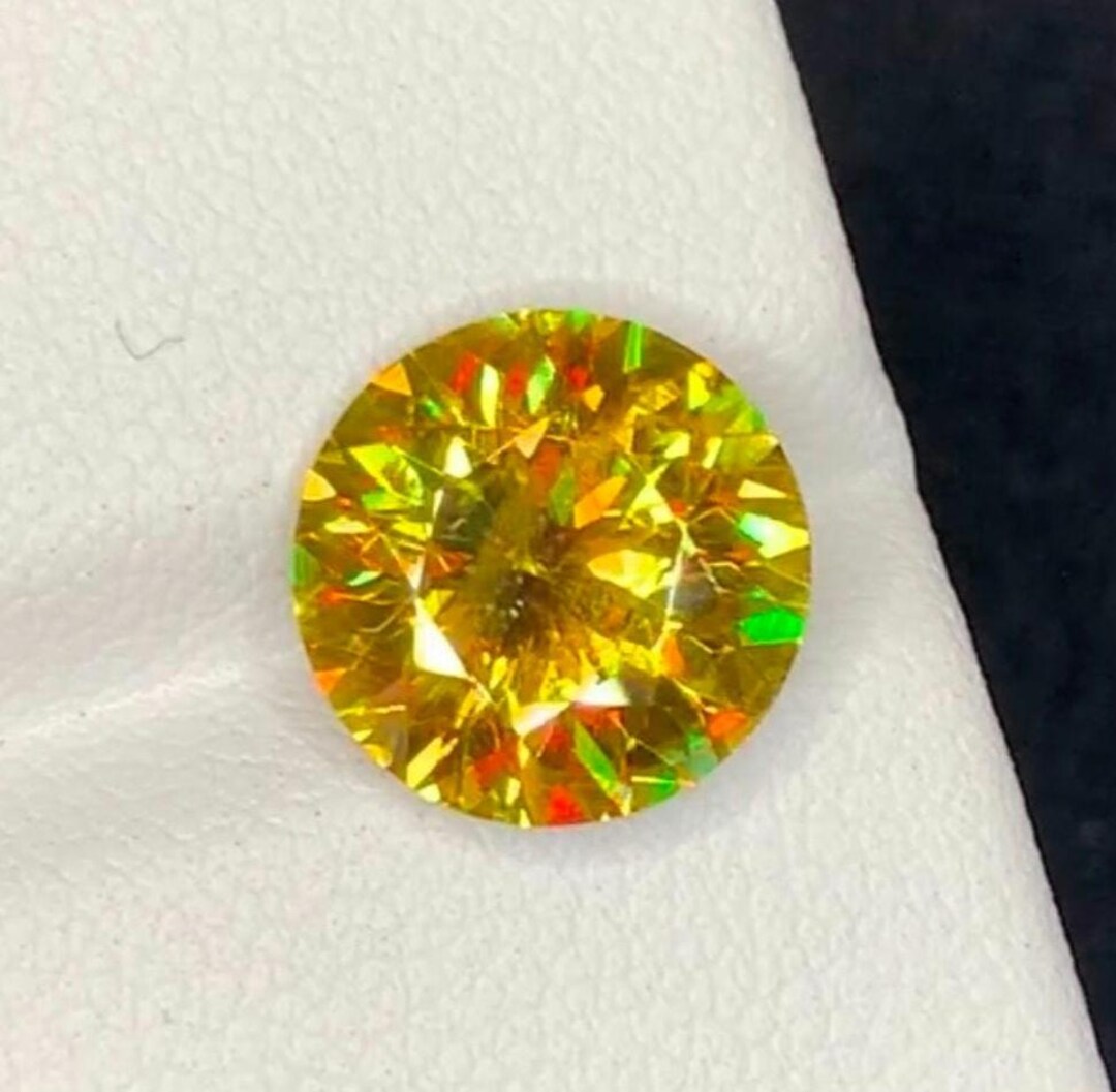 Ultra Fire Sparkling Sphene Titanite Gemstone With Strong Trichroism ...