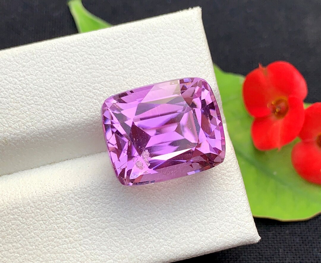 Fuchsia Pink Kunzite Gemstone: 17.60 Carat VVS Cushion Cut Stone - Etsy