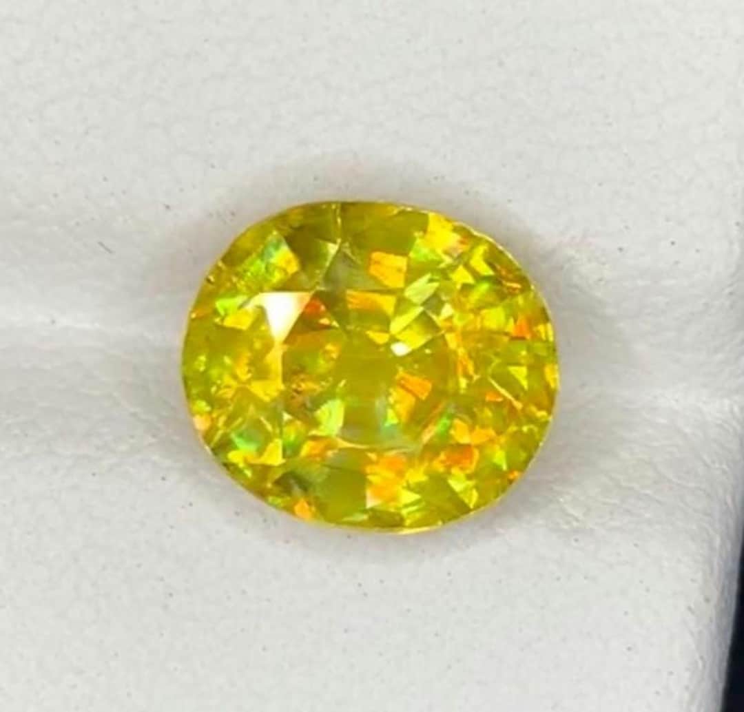 2.80 CT Oval Sphene Gemstone: Yellow Titanite With Trichroism - Etsy