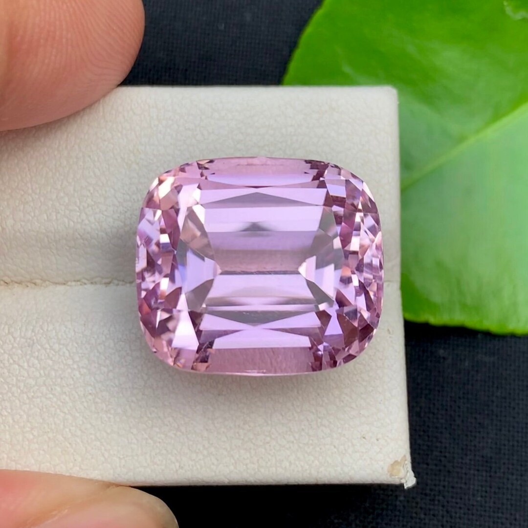 Lavender Pink Kunzite Gemstone: 33.10 CT Cushion Cut - Etsy
