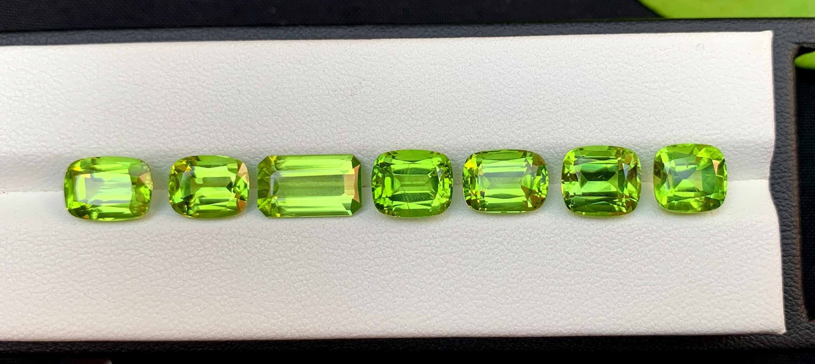 Top Color Natural Peridot Loose Gemstones Lot From Pakistan - 19.35 ...