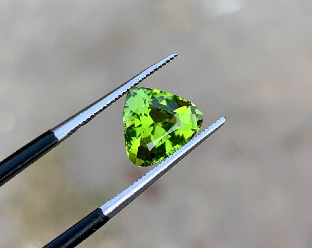 Peridot Cut Stone for Engagement Ring , Trillion Cut Acid Green Peridot ...