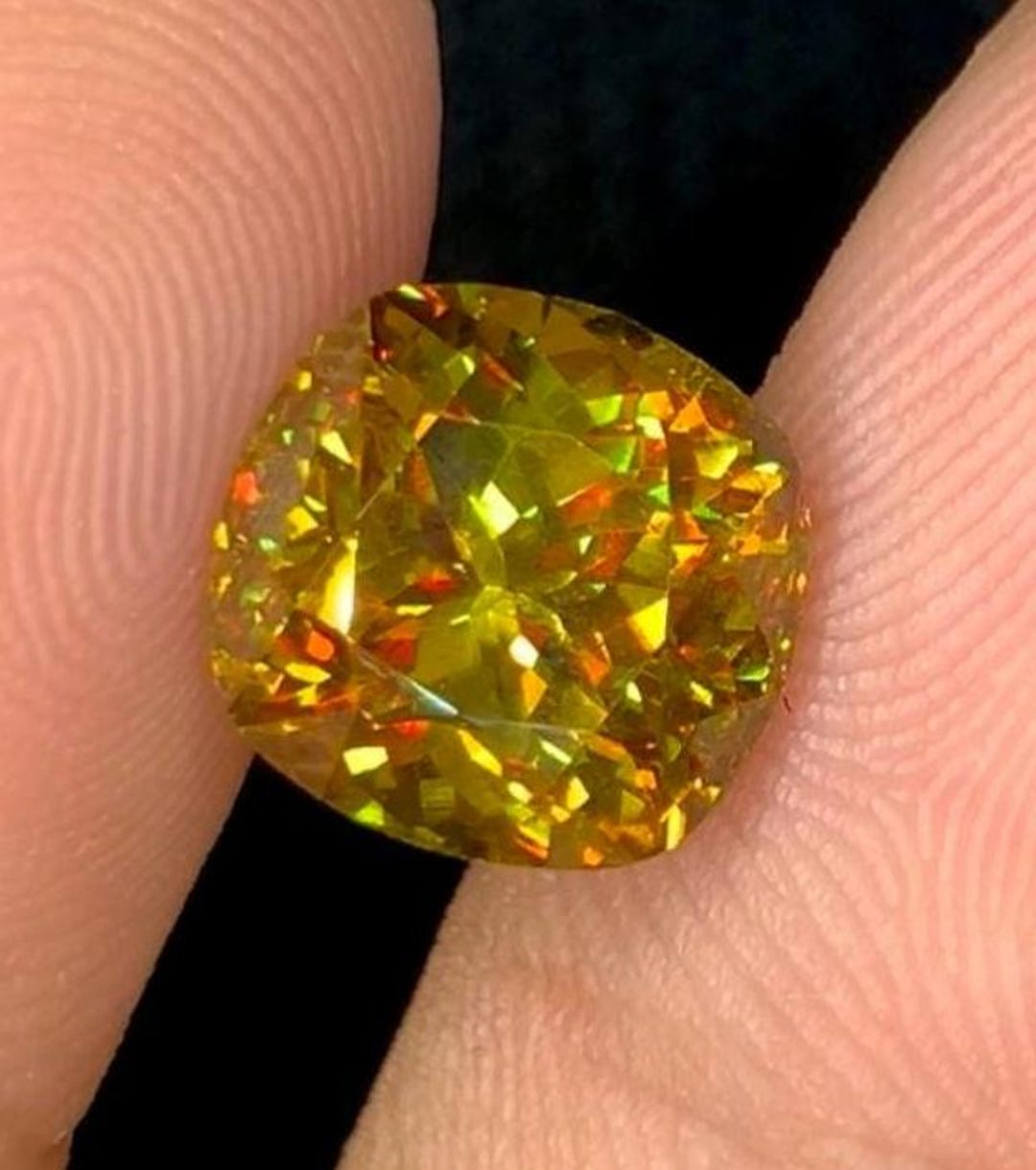 Ultra Fire Sparkling Sphene Titatnite Gemstone With Strong Trichroism ...