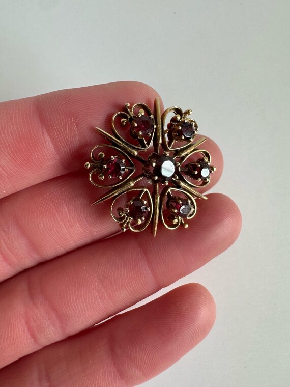 Antique 14K Gold with 7 Garnets Circular Pendant Broo… - Gem