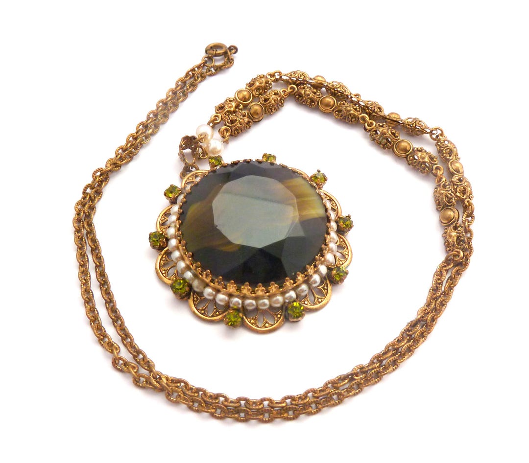 Vintage Large Marbled Porphyry Glass Faux Pearl and Rhinestone Set ...