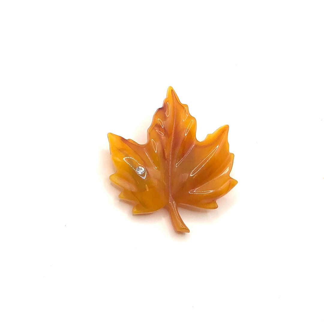 AVON Vintage Brown Swirl Plastic Maple Leaf Fall Autumn Brooch Designer ...