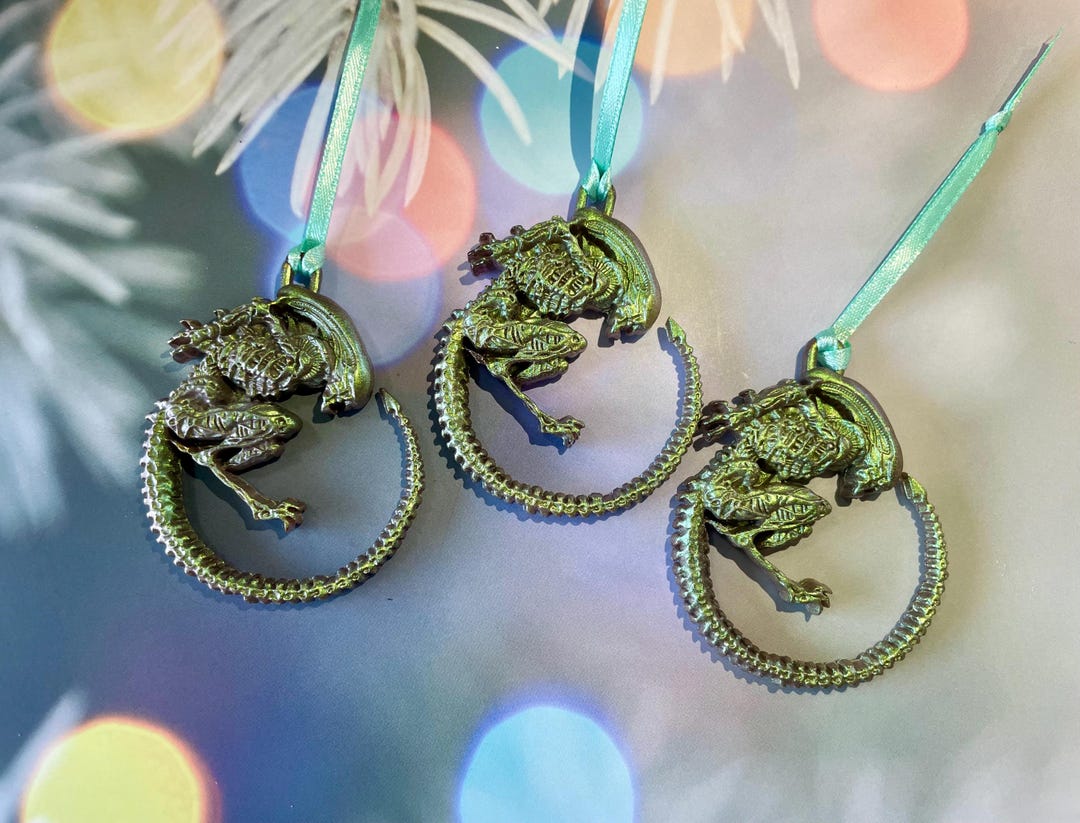 Christmas Tree Xenomorph Decorations, Set of Three. Different Colours ...