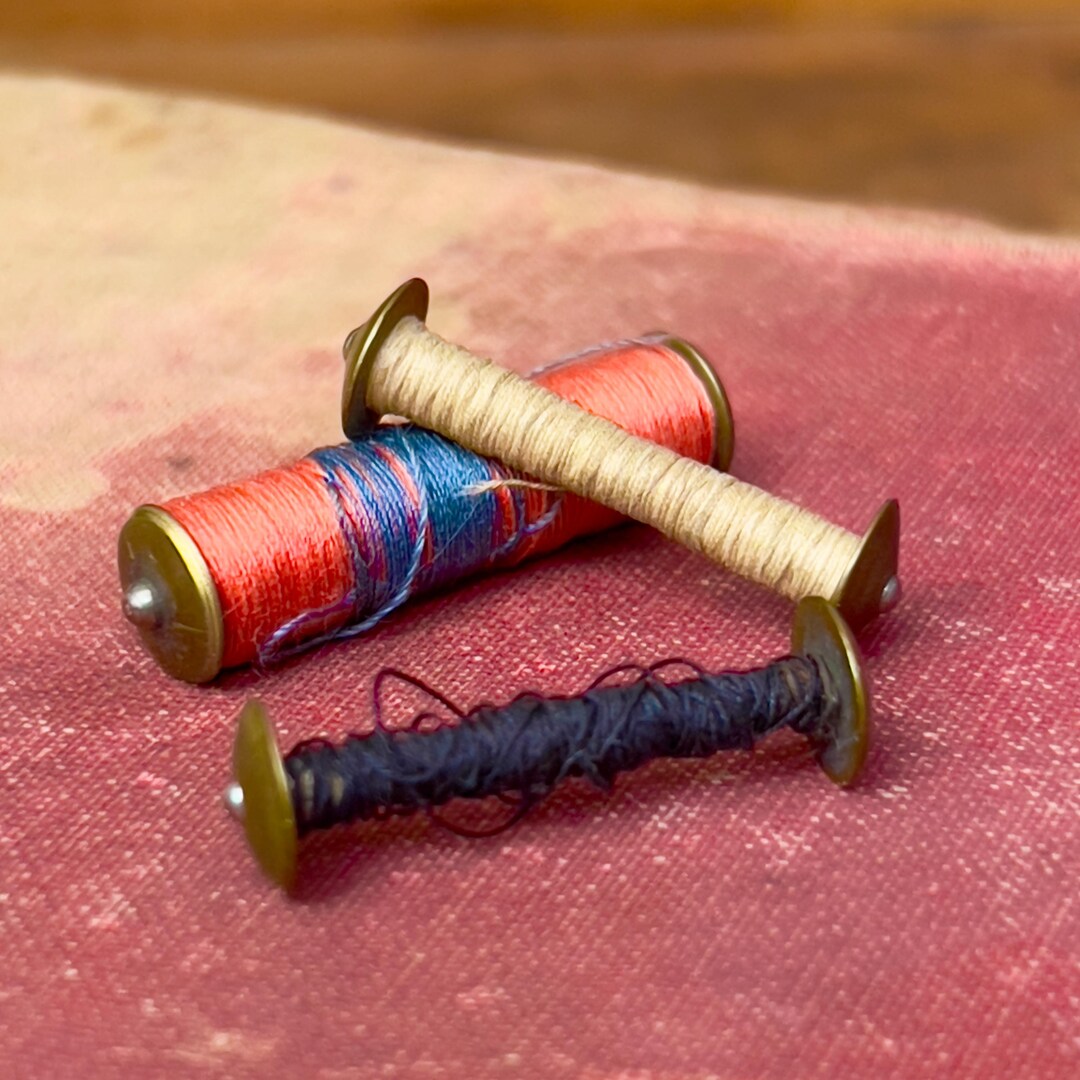 Three Vintage Treadle Sewing Machine Shuttle Metal Bobbins With Tread ...