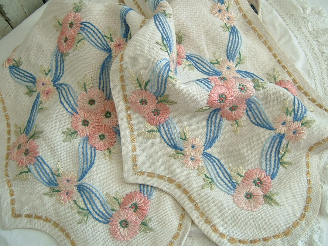 A Beautiful Hand Embroidered Table/sideboard Runner Pretty Pretty ...
