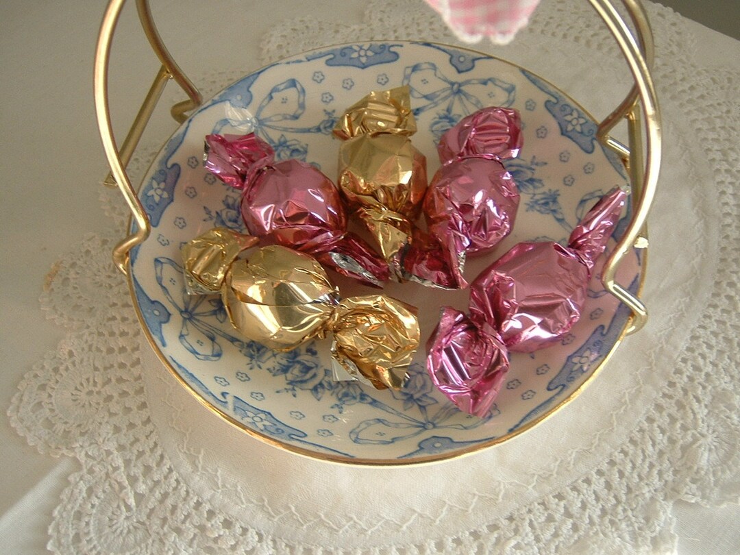 A Delightful Little Basket for Sugar/sugar Cubes/petit Fors/sweets on ...