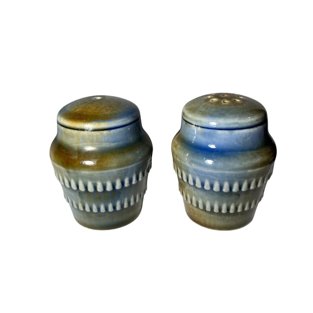 Vintage Wade Ireland Salt & Pepper Pots Shakers Irish Condiments ...