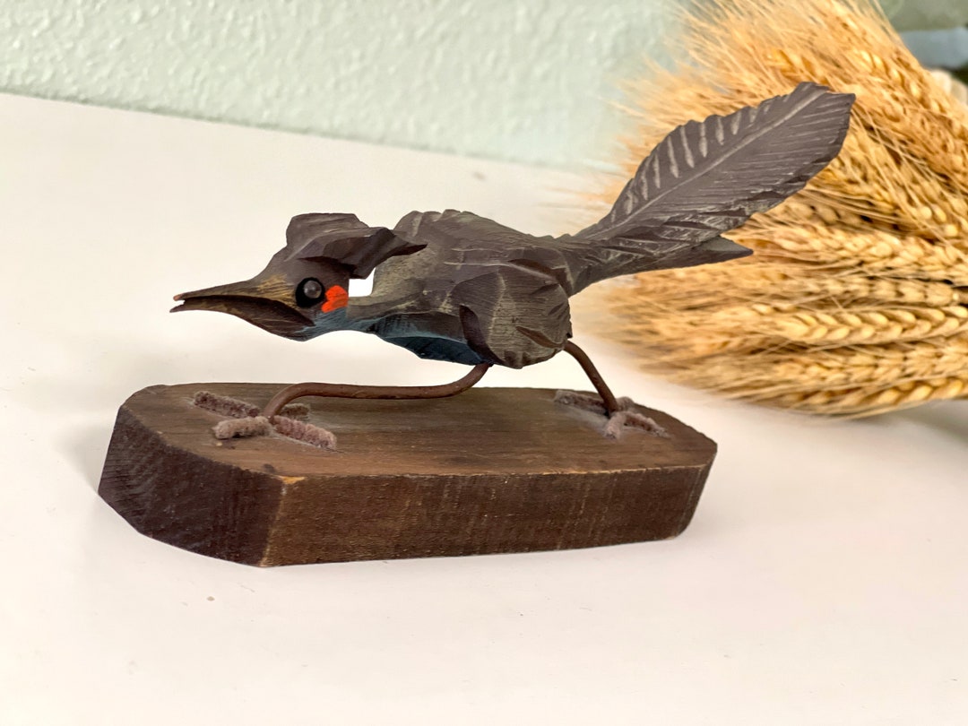 Pileated Woodpecker Bird Figurine Wood Carved Display Nature Art ...
