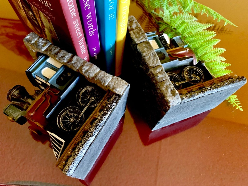 Train Bookend Set Railroad Shelf Decor Art Kids Room Statue Library ...