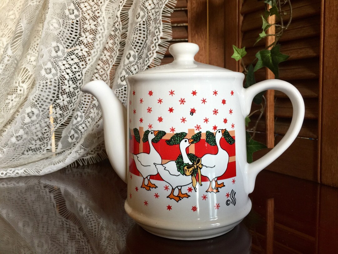 Ceramic Goose Teapot Large Christmas Wreath Green Red Ducks Kitchen ...