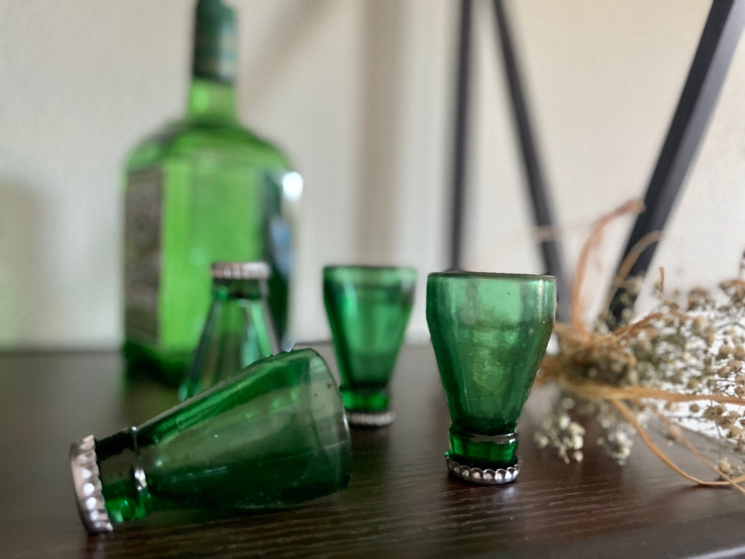 Art Glass Green Shot Glasses Beer Bottle Top Country Club Retro Bar ...