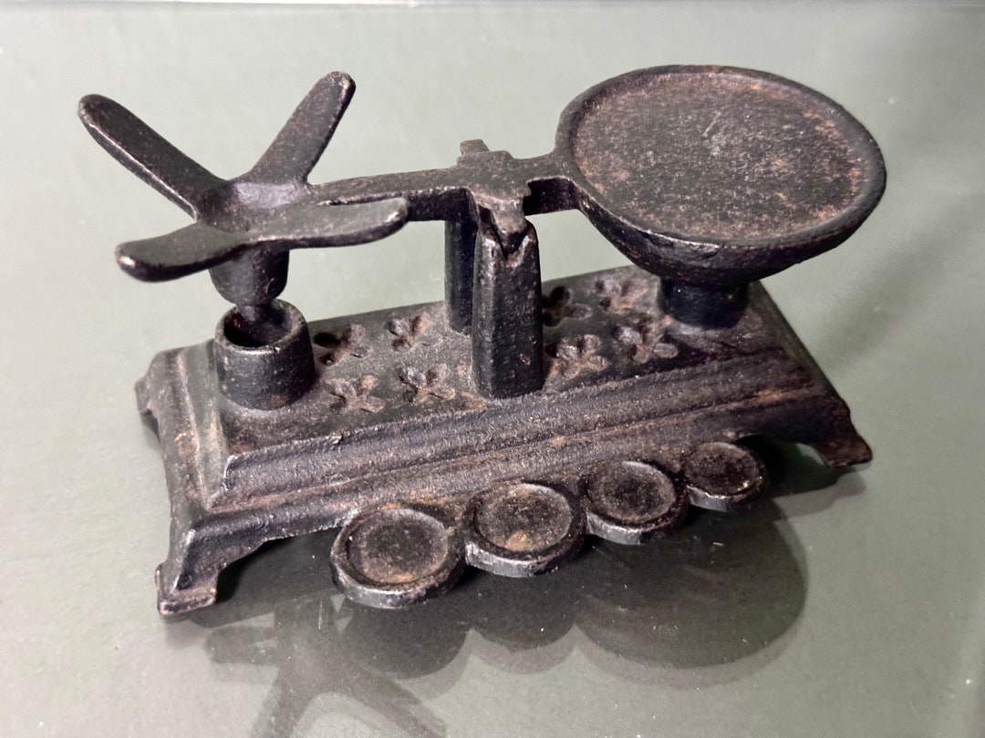 Cast Iron Scale Paperweight Antique Rustic Metalcraft Miniature Balance ...