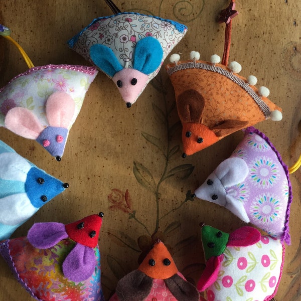 Needle Pin Cushion - Etsy