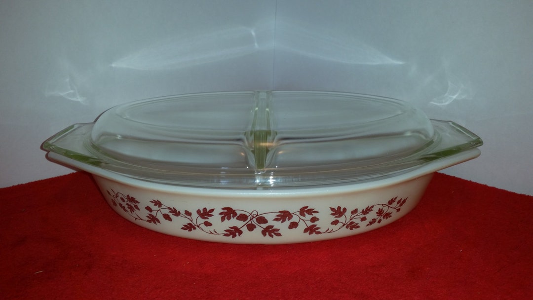 Pyrex Golden Acorn Divider Bowl / 1 1/2 Quarts / Pyrex Divided - Etsy