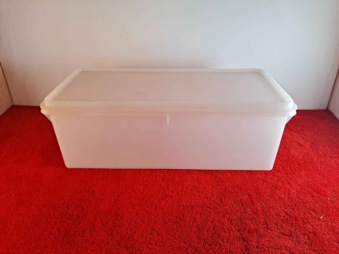 Vintage Tupperware Jumbo Bread Keeper / Tupperware #606 and Tupperware ...