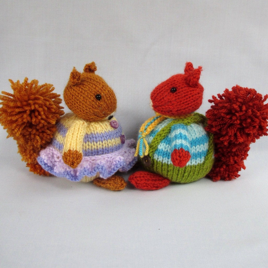 FUZZYTUFT TWINS knitted squirrel knitting pattern Instant - Etsy.de