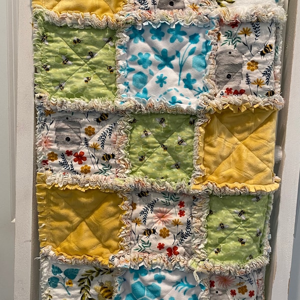 Honey Bee Quilt - Etsy