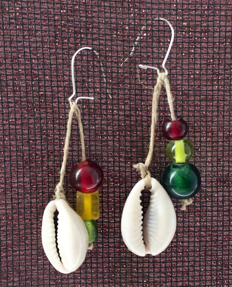 Totem Earrings Pooka Shell - Etsy