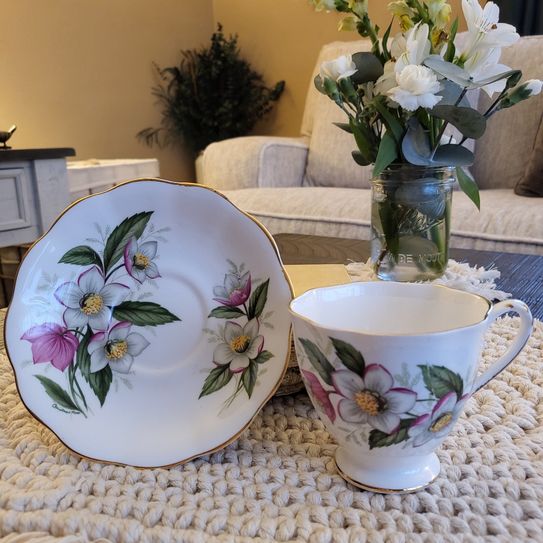 Vintage ROYAL STANDARD Tea Cup and Saucer, Fine Bone China England ...