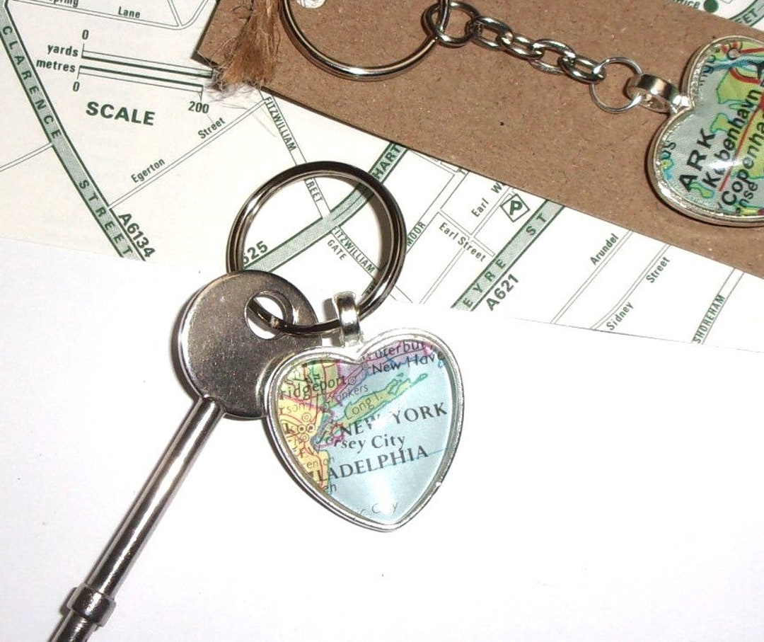 New York USA Map Keyring With Chain or Fob. Heart Shaped - Etsy