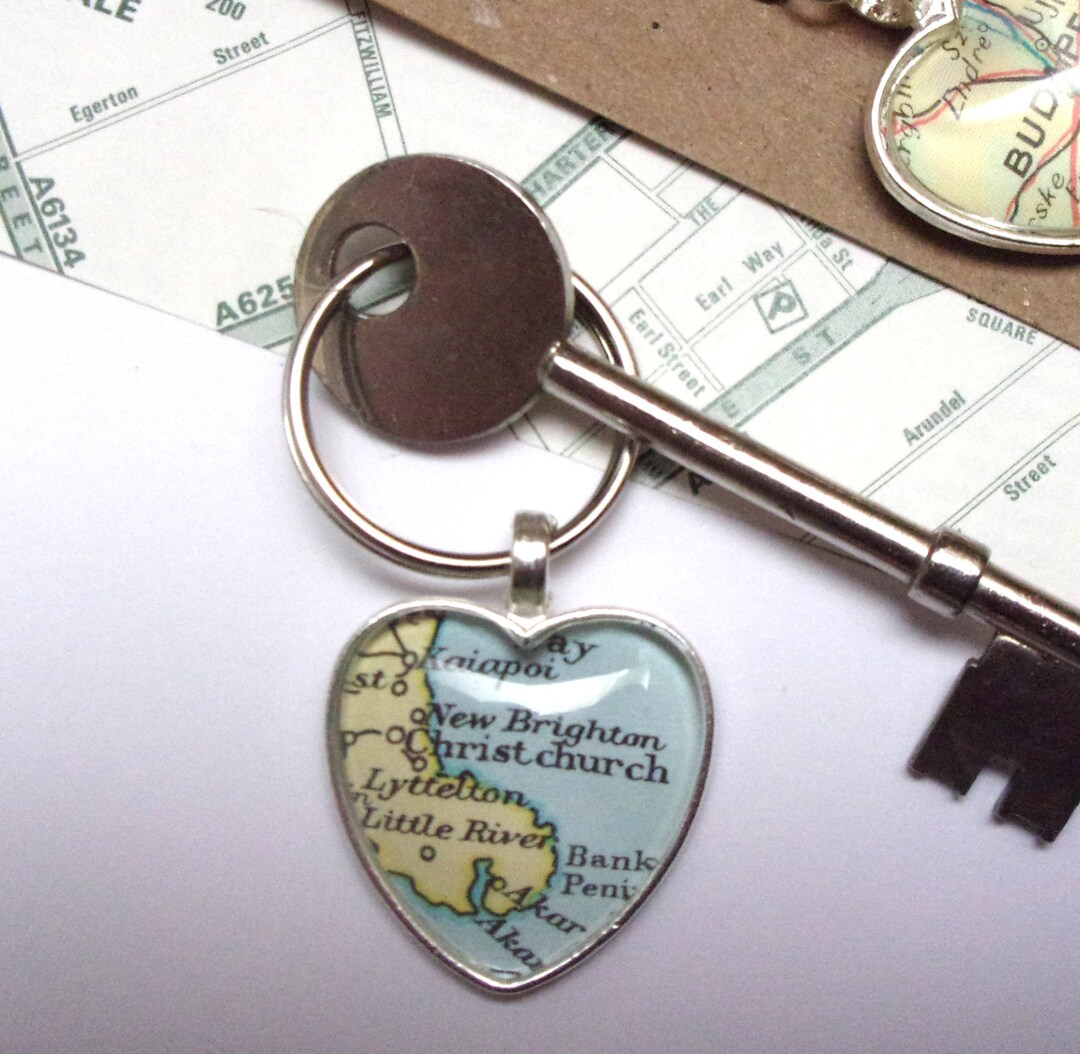 Christchurch, New Zealand Map Keyring With Chain or Fob. Heart Shaped ...