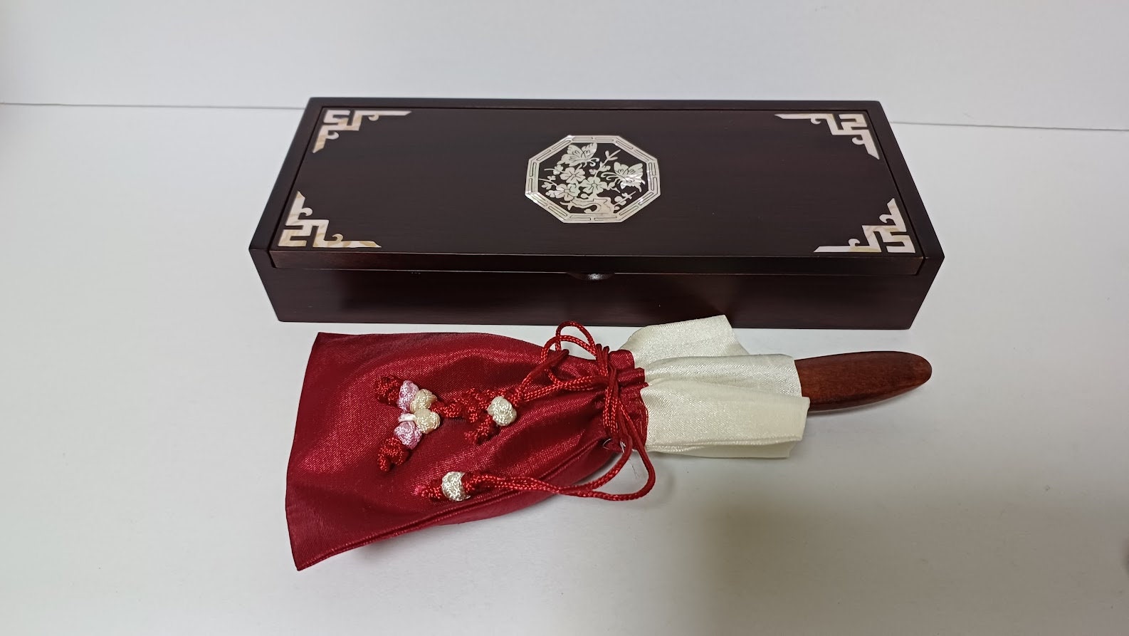 Korean Traditional Lacquer Mother-of-pearl Spoon Case With Oak - Etsy