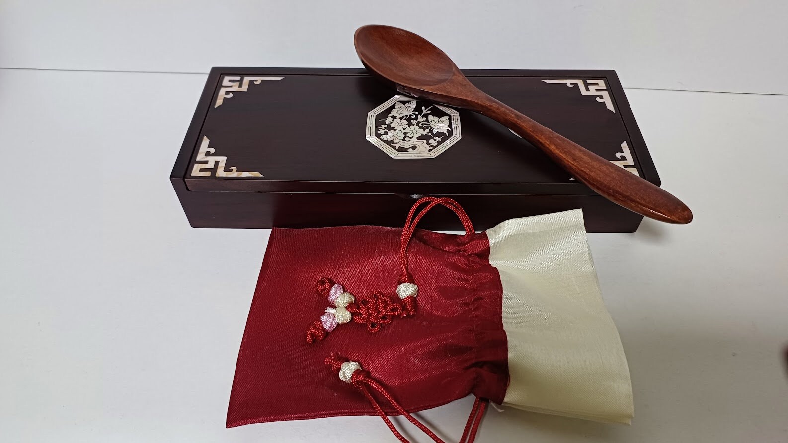Korean Traditional Lacquer Mother-of-pearl Spoon Case With Oak - Etsy