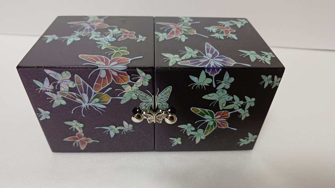 Korean Traditional Design Najeon Mother-of-pearl Lacquer Jewelry Box ...